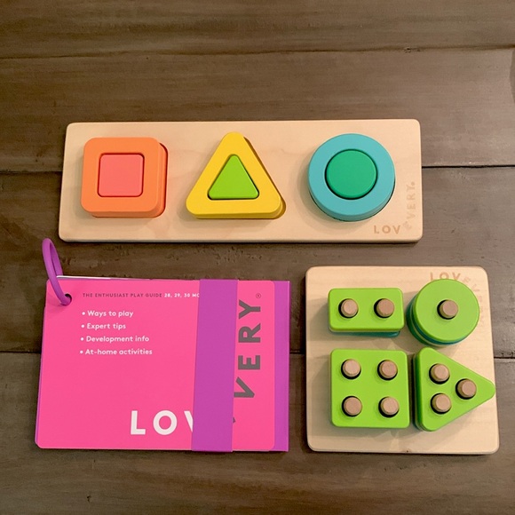 LOVEVERY | Toys | Lovevery Wooden Sort Stack Peg Puzzle Geo Shapes New ...
